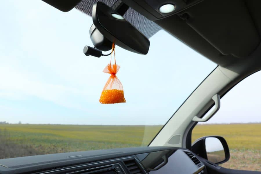 4 Penyebab AC Mobil Bau Pesing dan Cara Mengatasinya - HaloBengkel