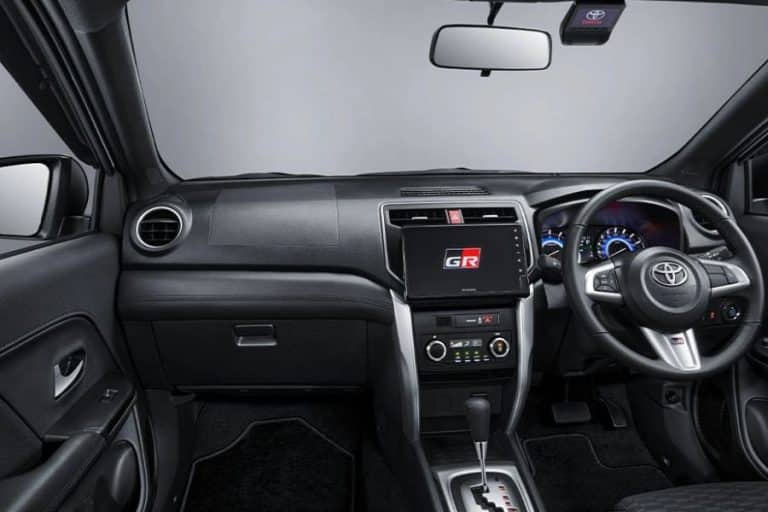 Review Tipe Rush Tertinggi 2024: Toyota Rush GR Sport - HaloBengkel