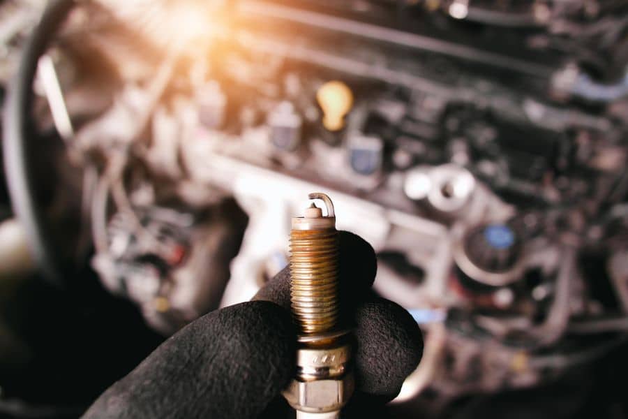 5 Kelebihan Busi Iridium untuk Tingkatkan Performa Mobil - HaloBengkel